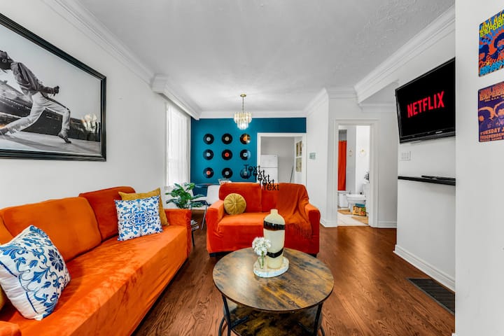 '70s & '80s 3-bedroom Toronto Time Capsule - Toronto