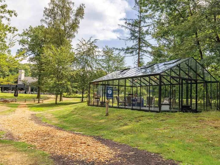 Experience Serenity In A Relaxing Lodge By Nature - Ede