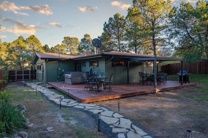 Minutes To Midtown + Hot Tub + King Beds - Ruidoso, NM