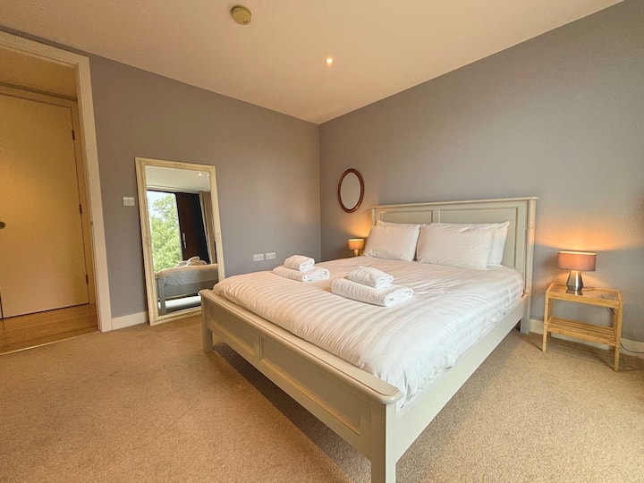 Modern Central Apartment With Parking - Cambridge Station Road