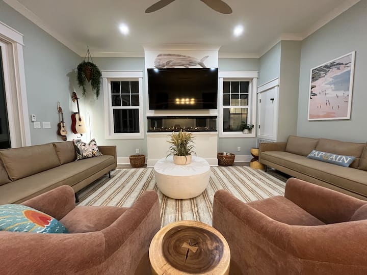Walk To Beach, 8br, Heated Pool, Sauna, Elevator - Hilton Head Island, SC