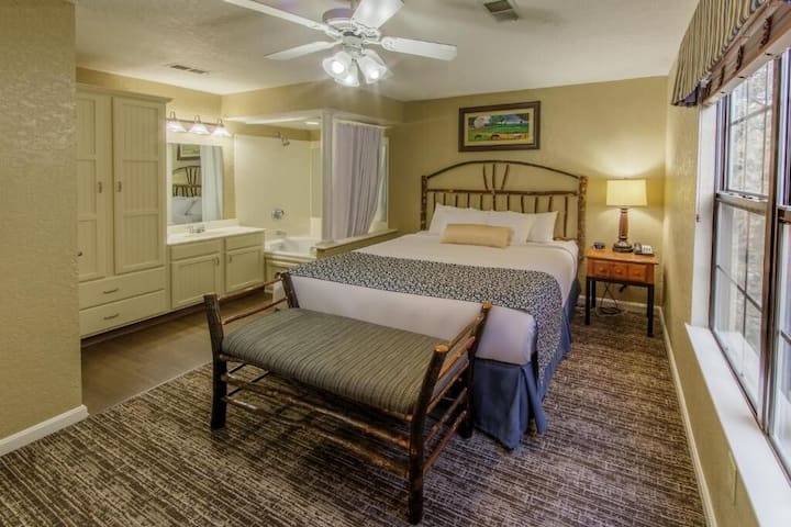 2 Family-friendly Villas L Pool, Games & Whirlpool - Stockbridge, MA