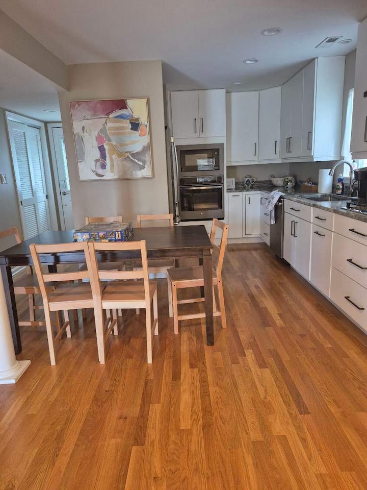 Cozy Retreat Near Downtown Lou And Attractions - Louisville, KY