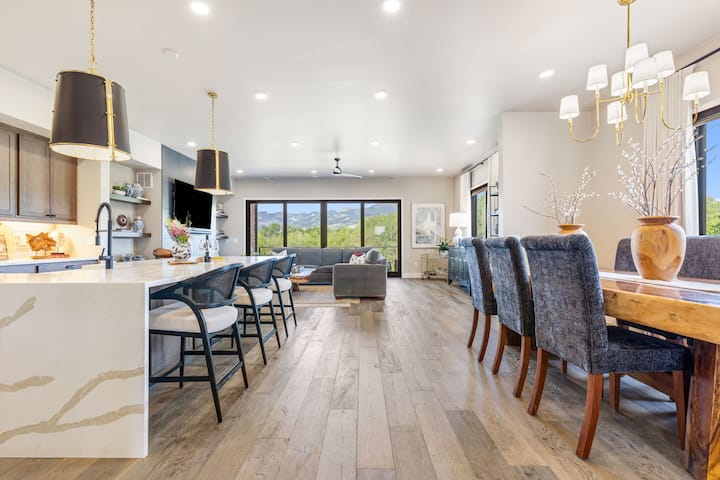 Pagoda Peaks - Luxury Stay Near Bozeman Beach - Bozeman, MT