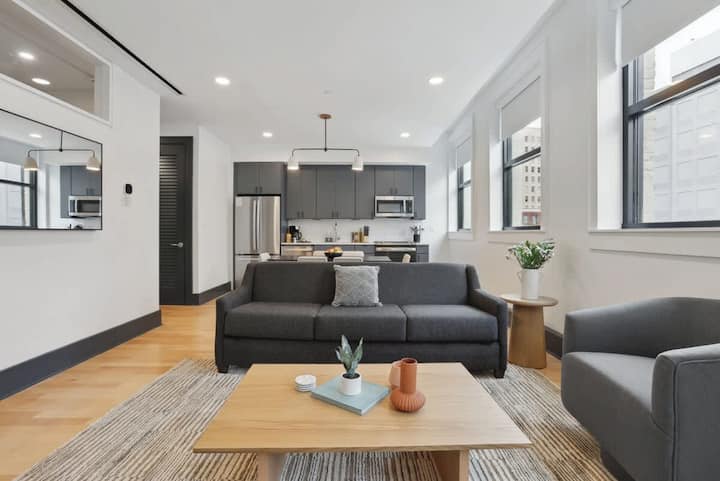 Modern French Quarter 2bd Condo: Prime Local - New Orleans, LA