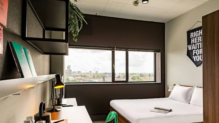 Executive Queen | Social Hubs & Playful Design - Amsterdam