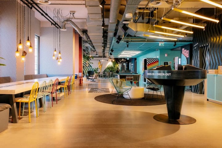 Great Hotel Concept With Co-working, Gym, Bar - Zaandam