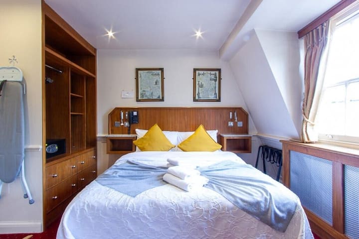 Deluxe Apartment For 5 By Morgan Hotel - London