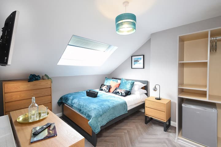 Ocho Homes By Eight Continents - R6 - Belfast