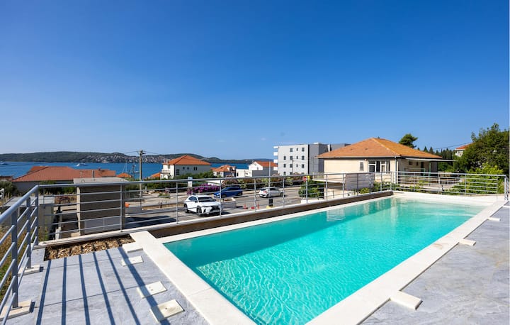 2 Bedroom Beautiful Apartment In Seget Donji - Trogir