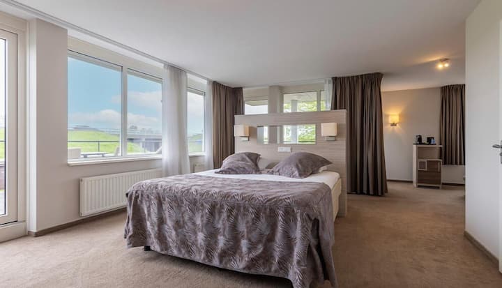 Soothing Retreat W/wellness & Pool Access - Vrouwenpolder