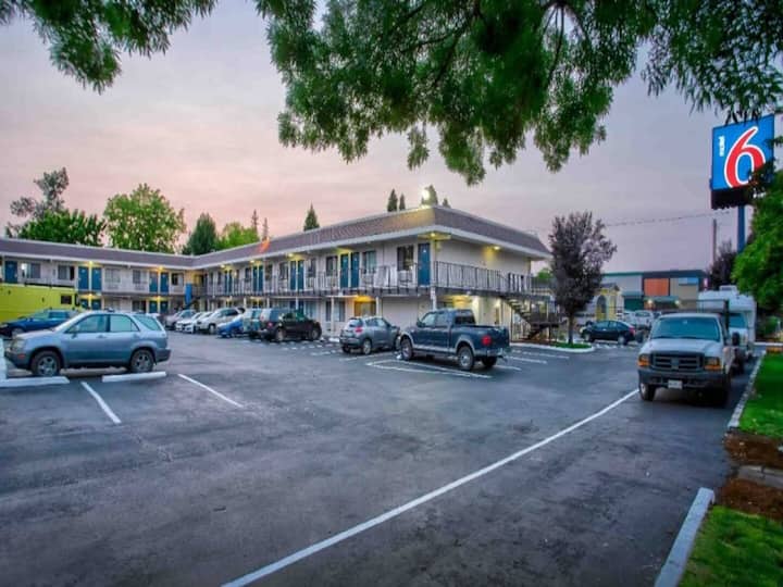 1 Lit Complet | Baignoire D'accès À La Mobilité | - Salem, OR