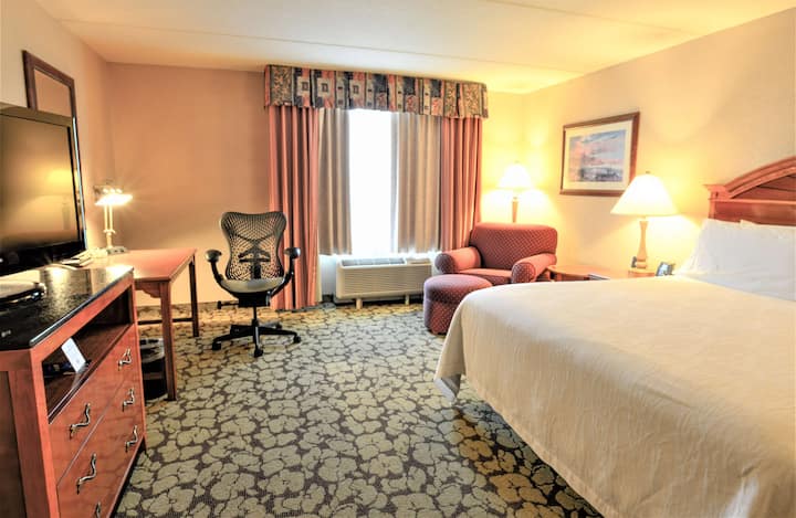 Delightful Room With Pool & Hot Tub Relaxation - Houston, TX