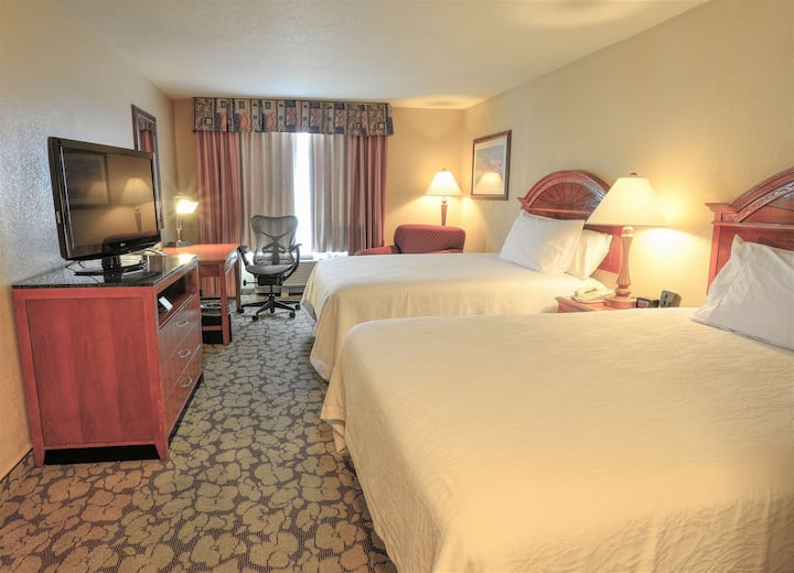 3 Family-friendly Rooms With Free Breakfast & Pool - Houston, TX