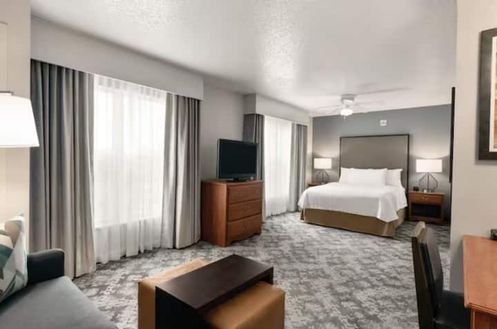 Free Breakfast, No Cleaning Fee, Near The Airport! - Corpus Christi, TX