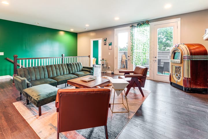 Pet-friendly Abode W/ Balcony In East Nashville! - Nashville, TN