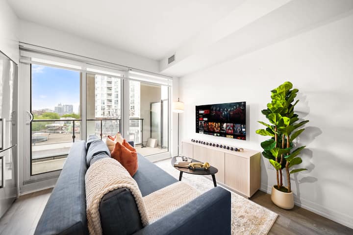 City Living Downtown Retreat | Perfect Getaway! - Toronto