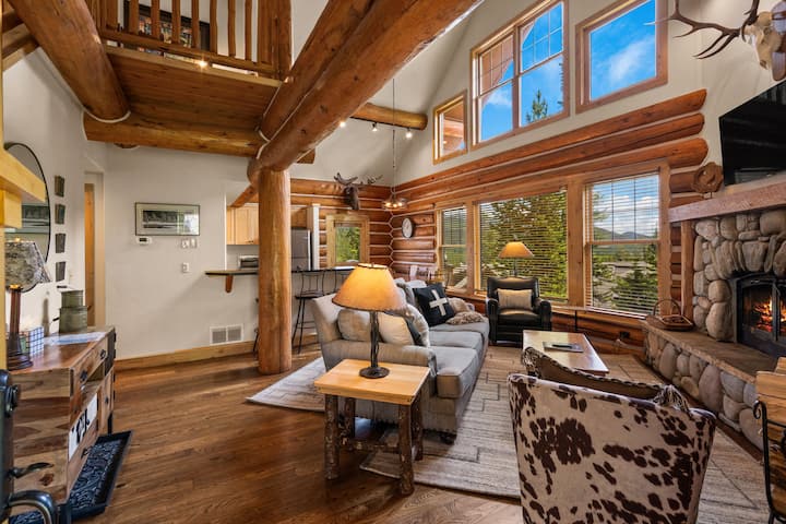 Prime Ski-in/out Big Sky Powder Ridge Cabin - Big Sky, MT
