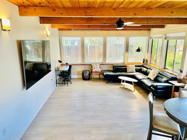 Charming Retreat/sleeps 11 - Sparks, NV