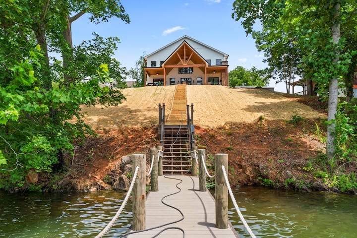 New - Lake Front - Private Dock - Fireplace - Kingston, TN