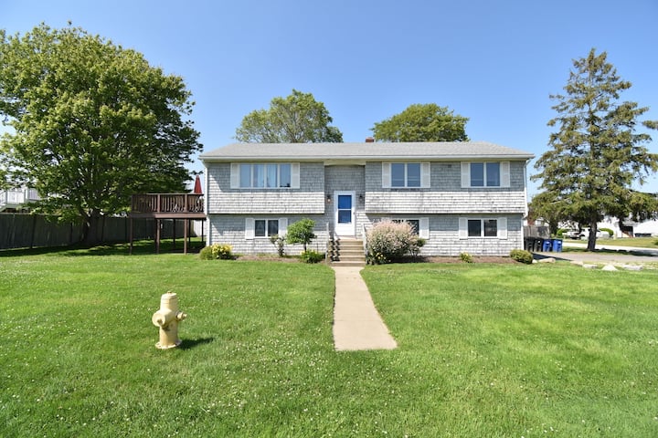 1 Davisville Ln - Narragansett, RI
