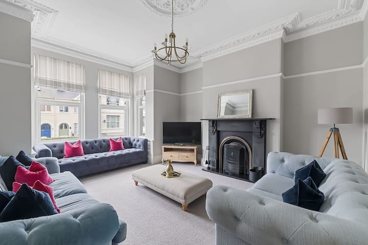 Spacious & Stylish 5-bedroom Edwardian Townhouse - Plymouth