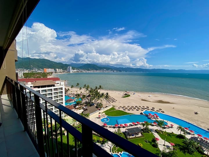 Bayview Condo With Private Balcony, Pools & Spa - Mexico