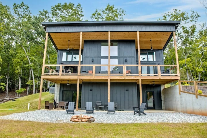 New: Luxury Mountain Stay - Walk To Vineyard - Blairsville, GA