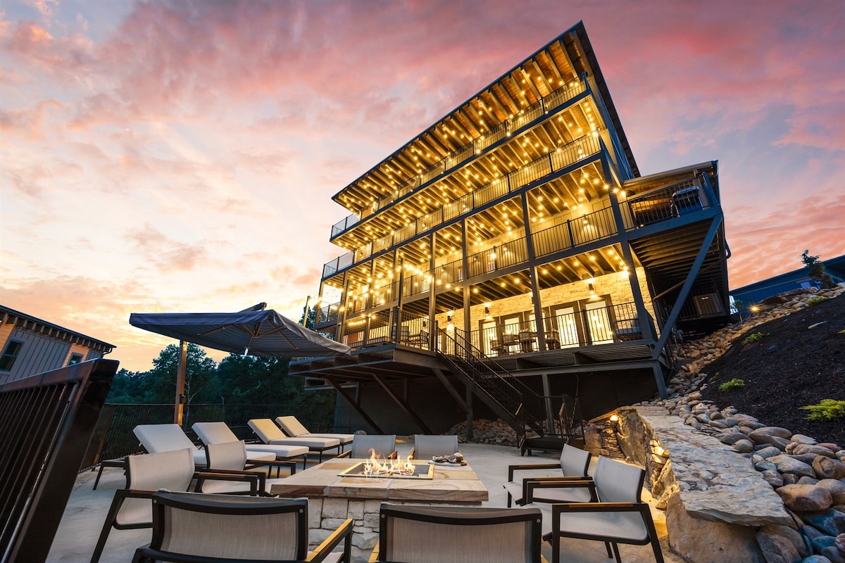 Ultra-LUXE,Waterpark,8b Sleeps 26,Indoor Pool,GYM - Cabins for Rent in ...