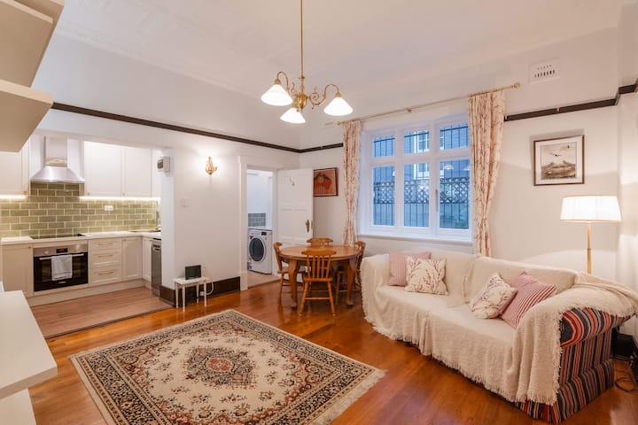 Charming Art Deco Darlinghurst Apartment - Surry Hills