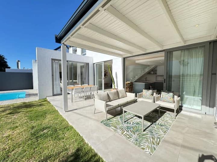 Boardwalk Hideaway 27 - Luxe 3bd W Pool - Plettenberg Bay
