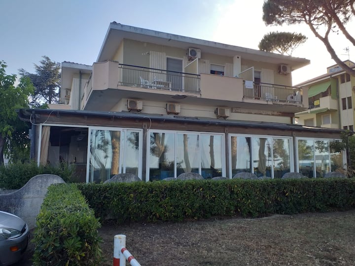Chambre Double Spacieuse à Deux Pas De La Mer - Pineto