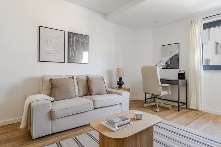 Blueground | Alvalade, Balcony, Nr Campo Pequeno - Lisboa