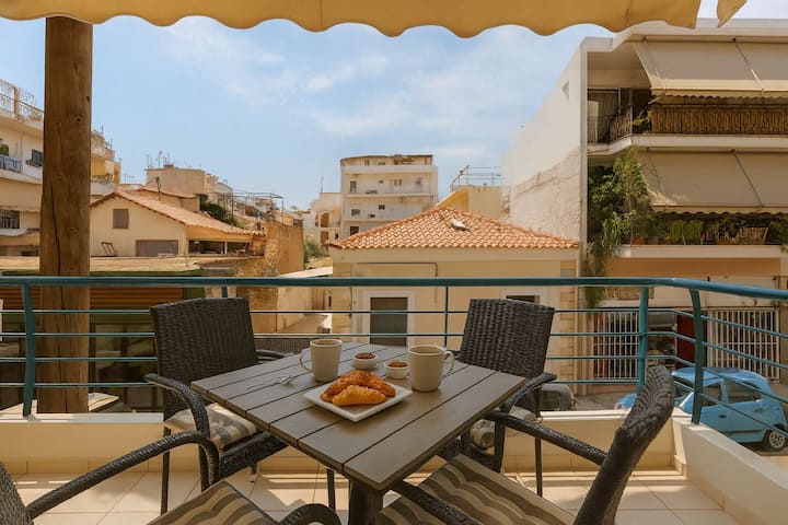 Kalamata City Nest, Ypapanti Cozy & Bright Getaway - Kalamata