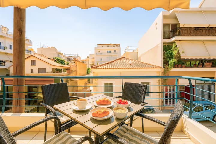 Kalamata City Nest, Ypapanti Cozy & Bright Getaway - Kalamata