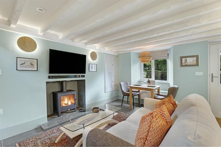 Windy Hall Cottage, Sleeps 2, Bowness - Bowness-on-Windermere
