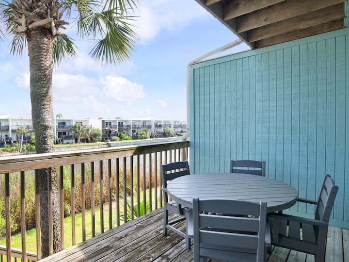 Coconuts Beach House | Steps To Beach + Lake View - Pensacola Beach, FL