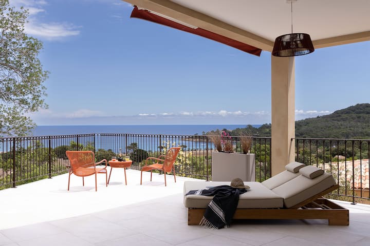 Suite Deluxe Vue Mer Piscine Privée, Sauna - Zonza