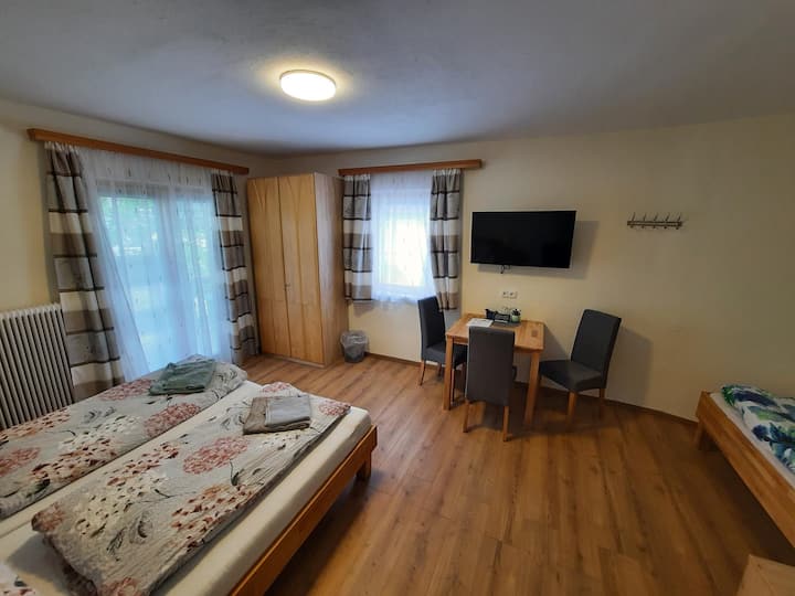 Dreibettzimmer, Kirchenwirt Halbwax (Kaumberg) - Hainfeld