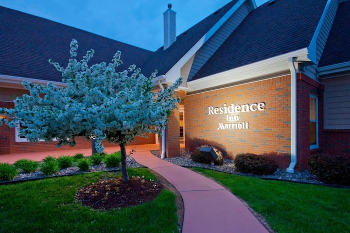 Relax In Buffalo | Free Breakfast. Full Kitchens - Lancaster, NY