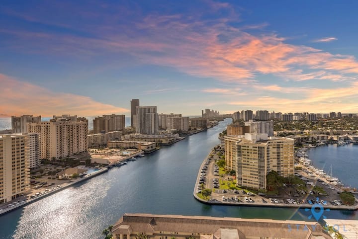 Near Beach! Fantastic Studio W/balcony - Aventura, FL