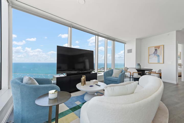 Premium Lake Views + Ideal For Group Getaways - Chicago, IL