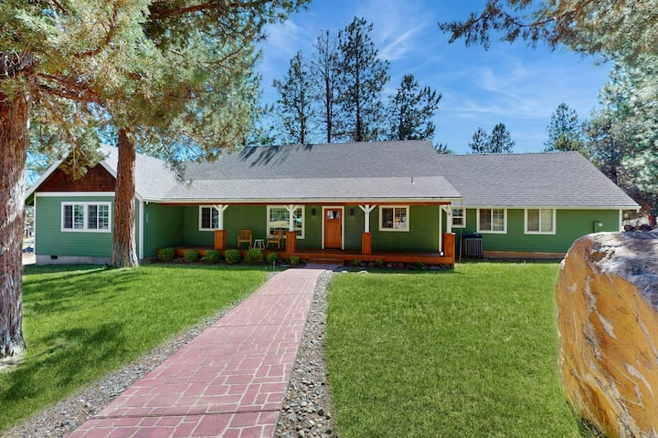 4br Home | Patio | Yard | Wood Stove - Sisters