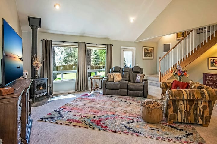 4br Home | Patio | Yard | Wood Stove - Sisters