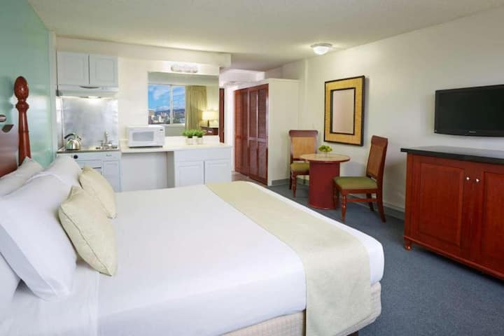 Culinary Haven: Studio Serenity At Pagoda Hotel - Lanikai Beach, HI