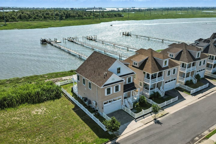 Atlantic City Waterfront Oasis - Sleeps 14 - Atlantic City, NJ