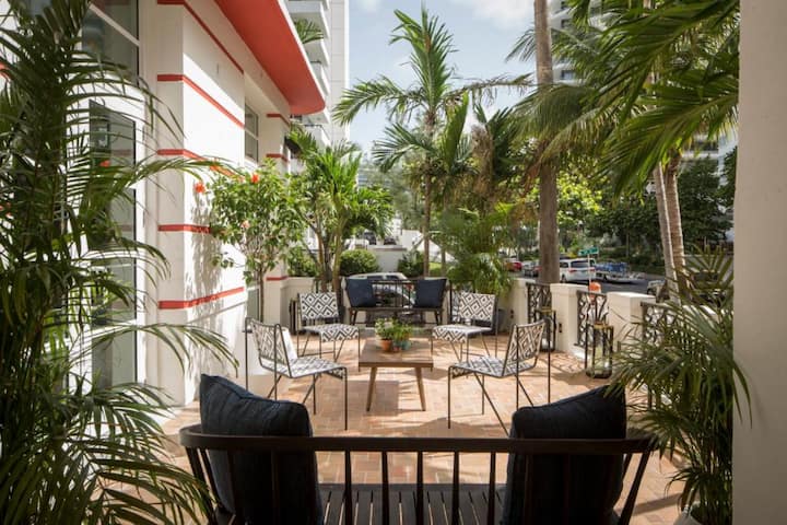 Steps From Miami Beach + Pool & Bike Access - South Beach