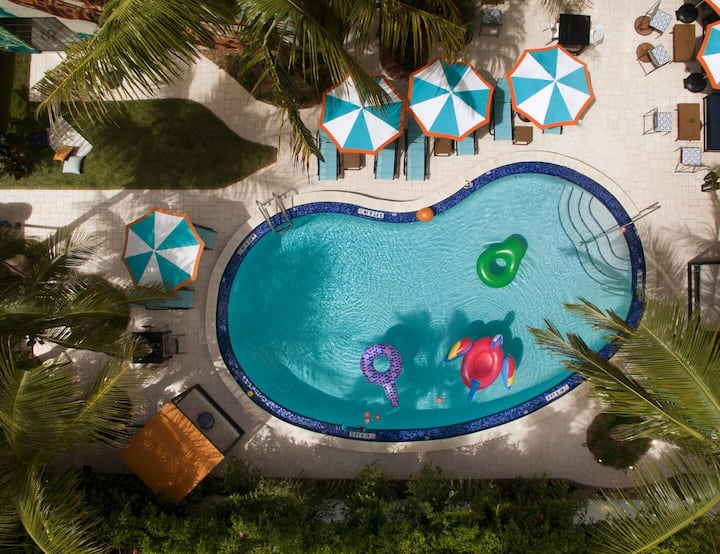 Miami Beach Steps Away + Pool & Bike Access - Miami Beach