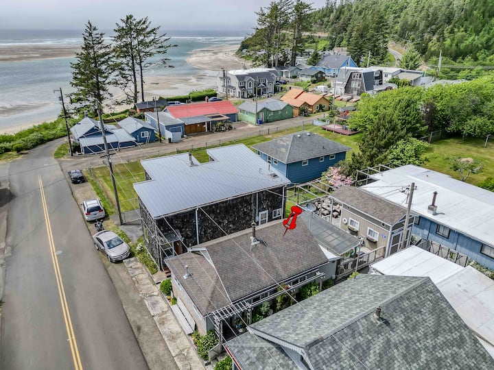 Oceanview Cottage With Hot Tub, Deck, Bbq - Cape Meares