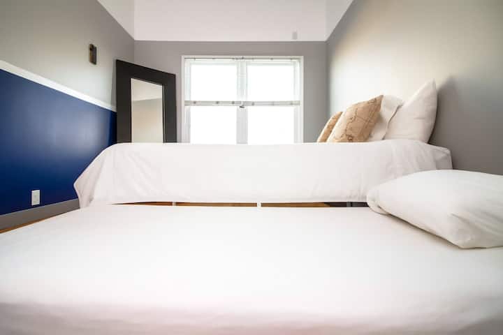 The High Tide Two Bedroom Suite #8 - Rockaway Beach